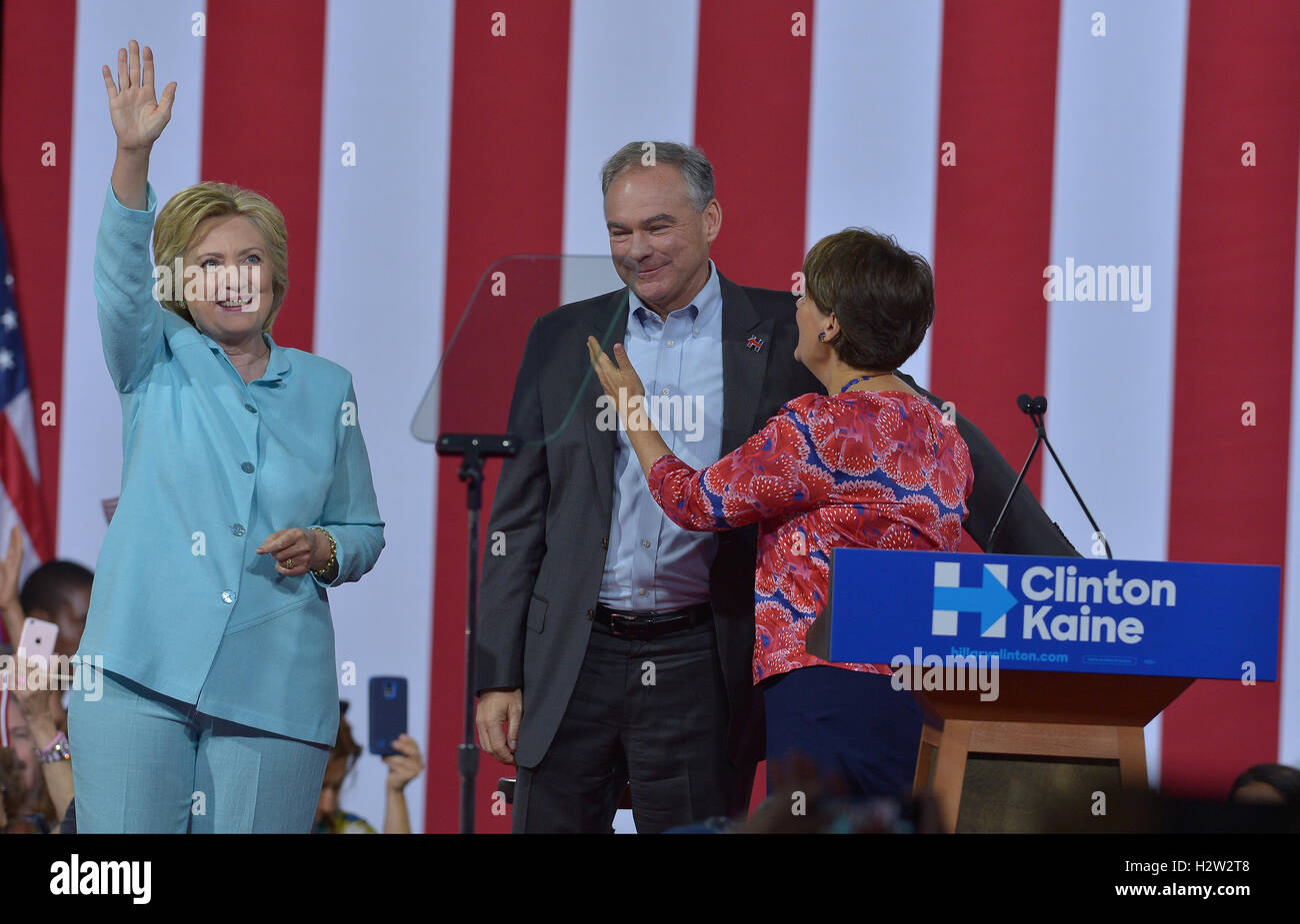 Democratic presidential candidate Hillary Clinton and recently declared ...