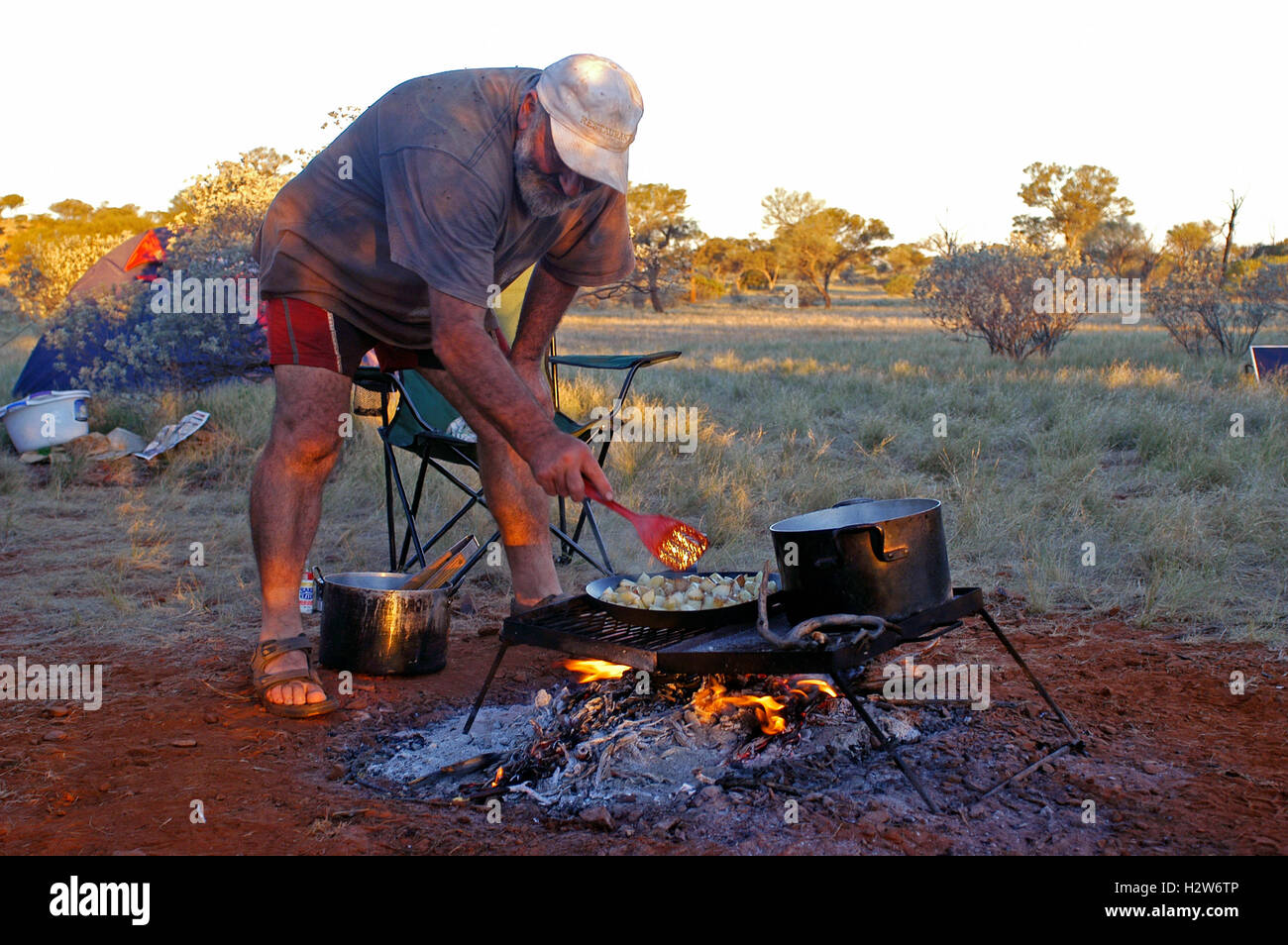 kitchen on the campfire in the Australian bush Stock Photo - Alamy