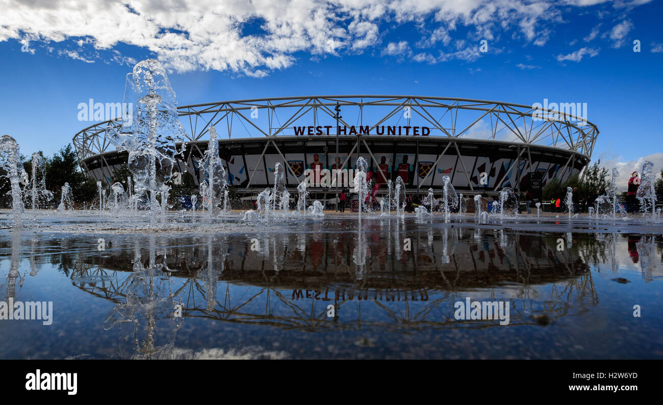 General view of the stadium before the Premier League match at London ...