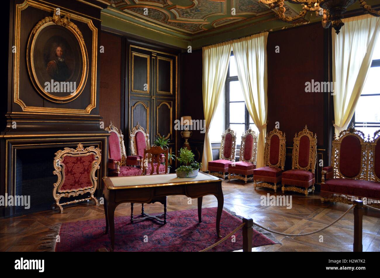 Lounge of audience in a castle with a table and chairs former Stock ...