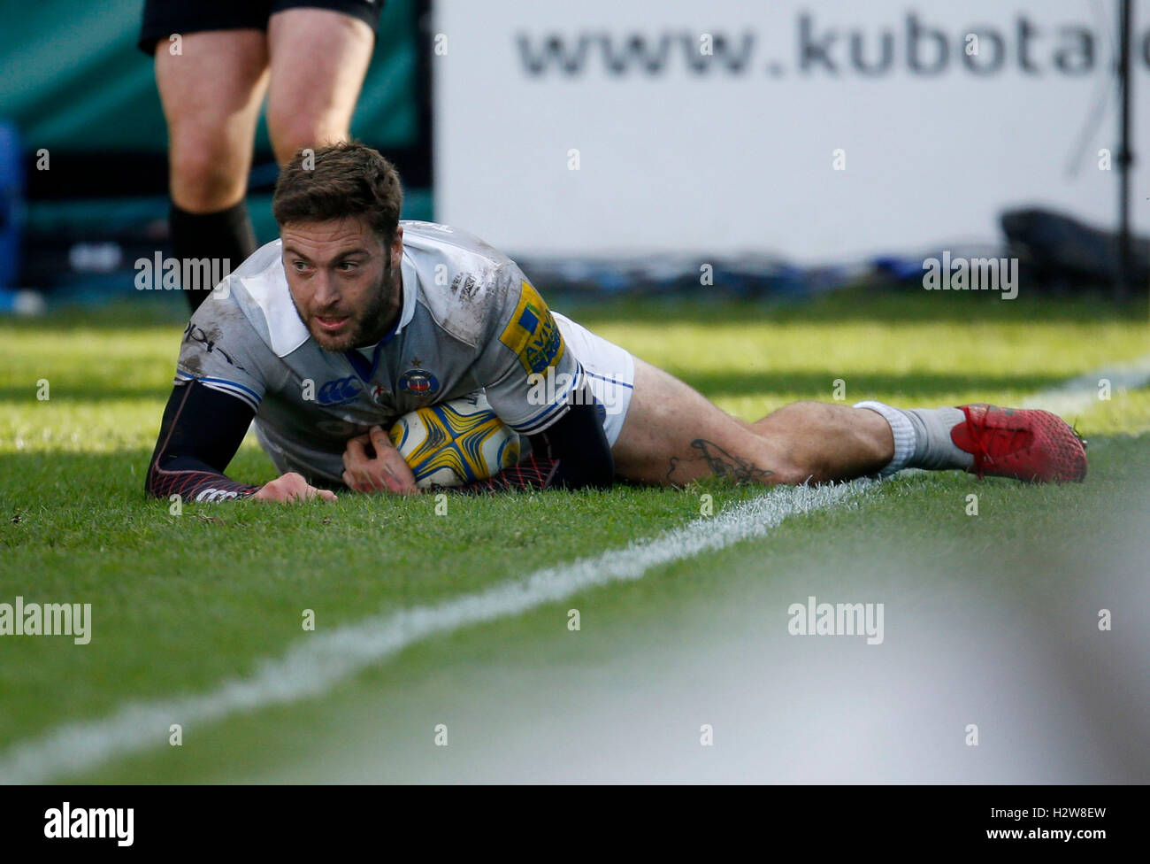 Bath's Matt Banahan scores their second try during the Aviva ...