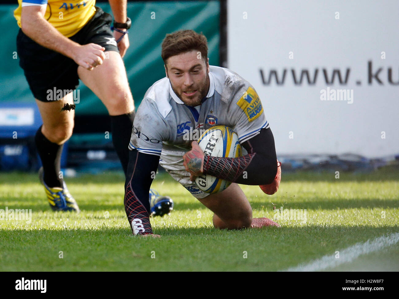 Bath's Matt Banahan scores their second try during the Aviva ...