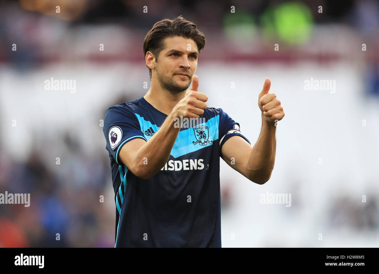 George friend soccer hi-res stock photography and images - Alamy