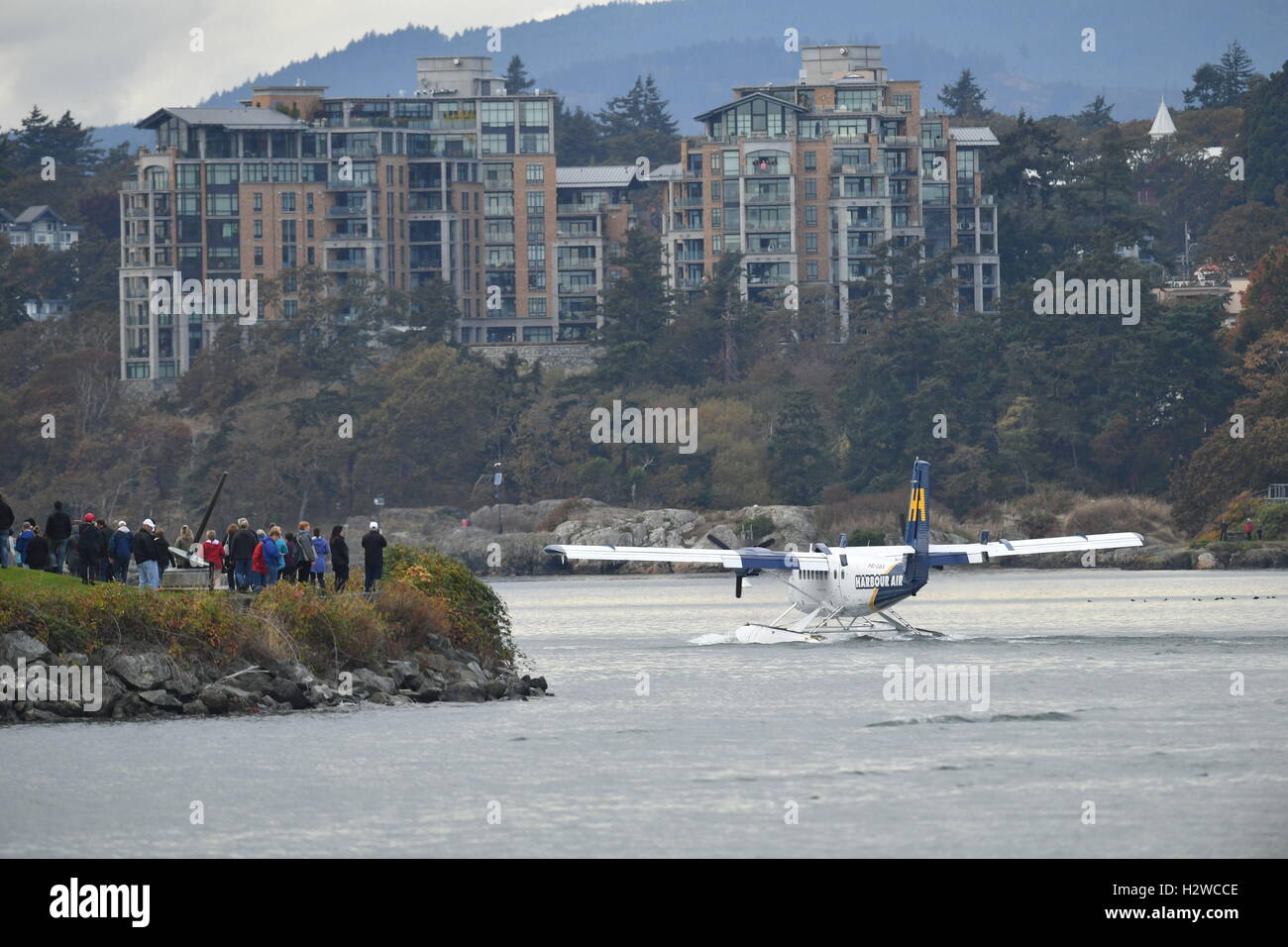 The seaplane carry the the Duke and Duchess of Cambridge and their ...