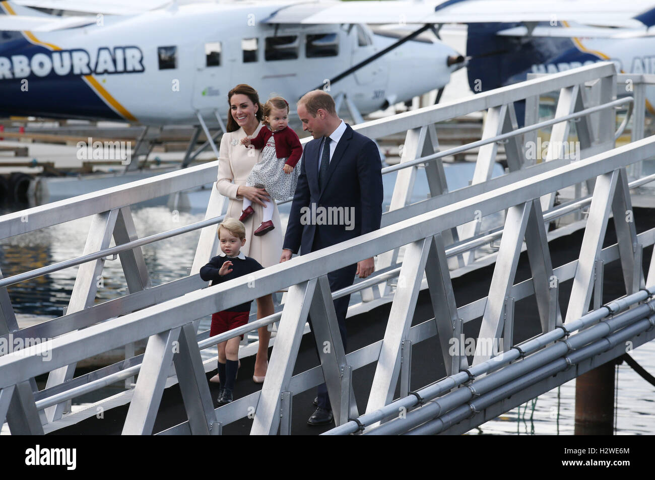 The Duke and Duchess of Cambridge, Prince George and Princess Charlotte ...