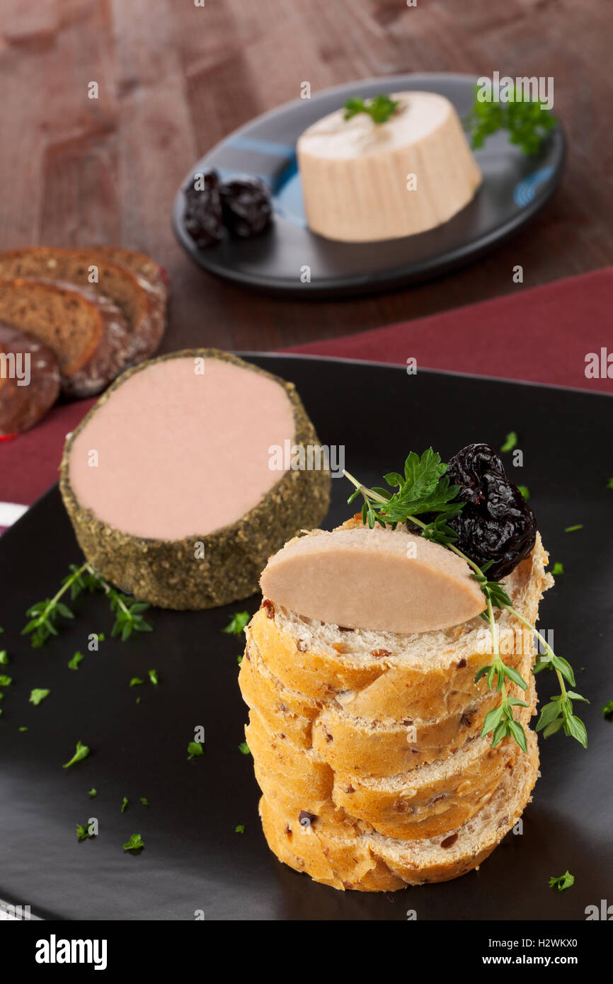 Cross pate hi-res stock photography and images - Alamy