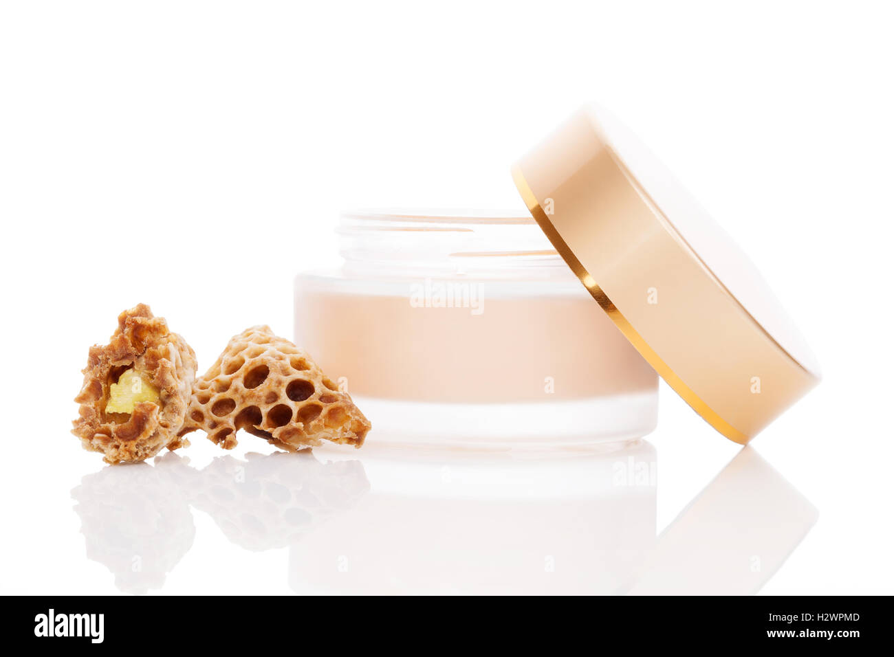 Royal cosmetics hi-res stock photography and images - Alamy