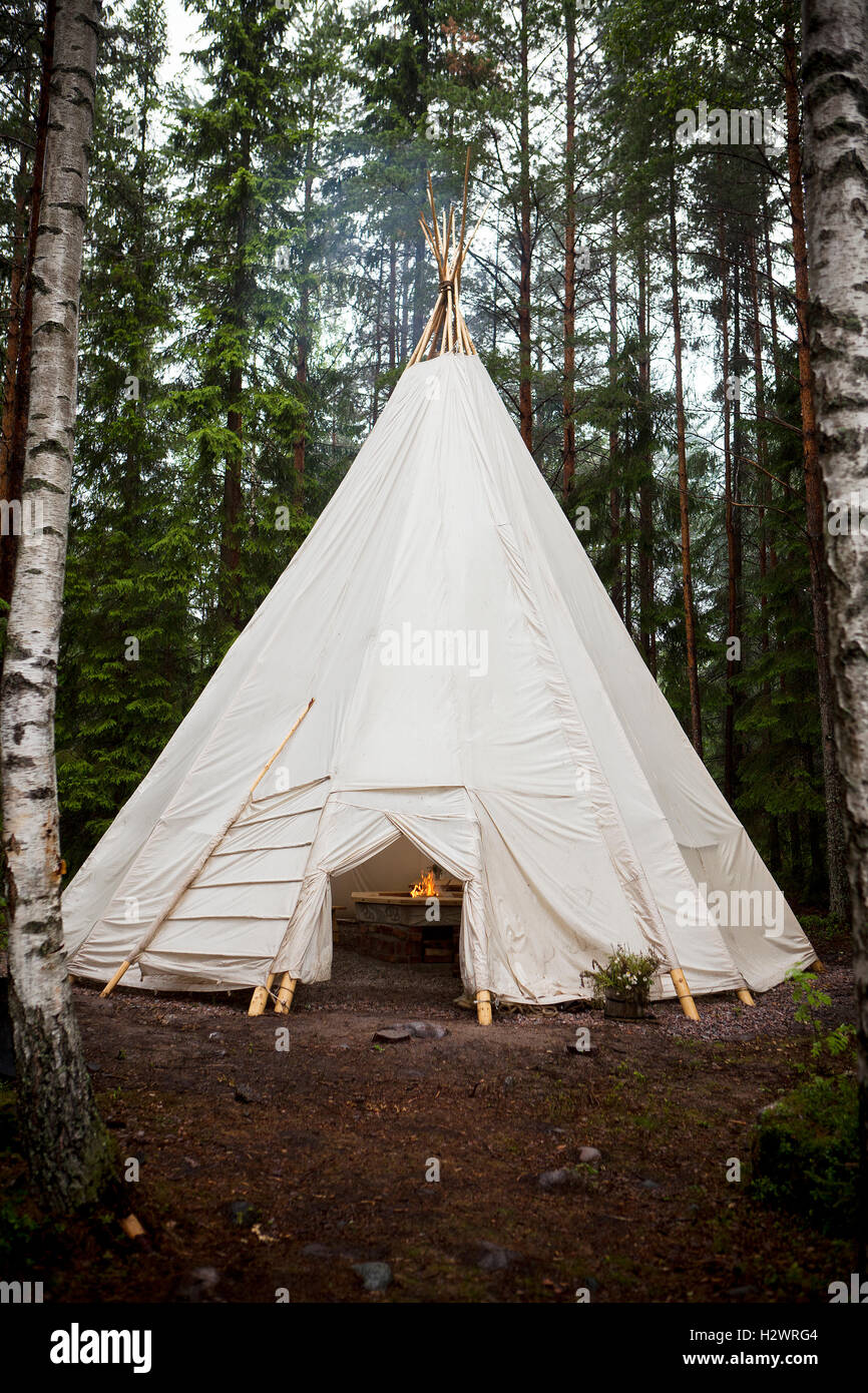 Teepee hi-res stock photography and images - Alamy