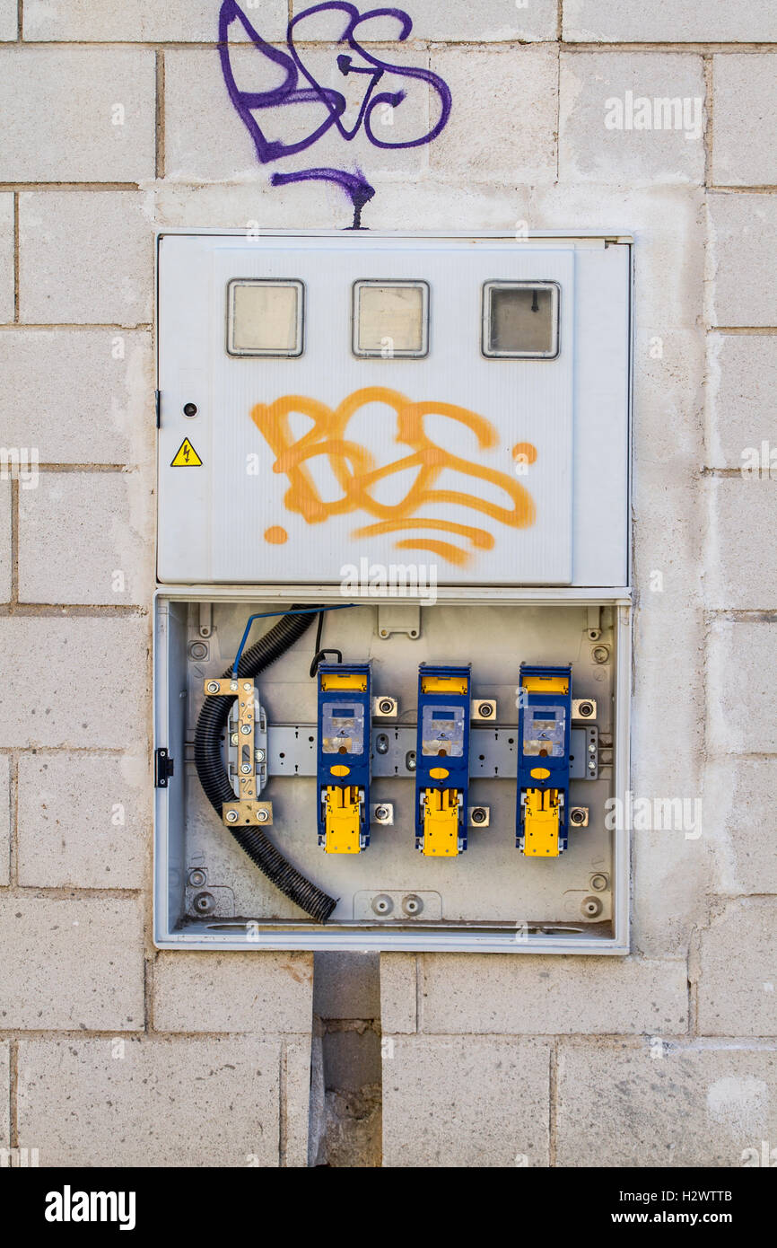 House wall electrical meter box hi-res stock photography and images - Alamy