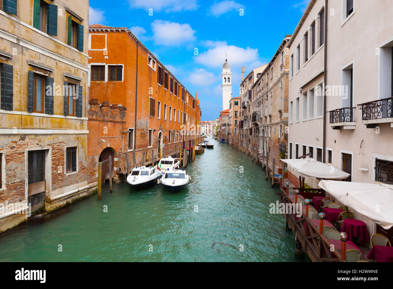 Venice cityscape, narrow water canal and traditional buildings Stock ...