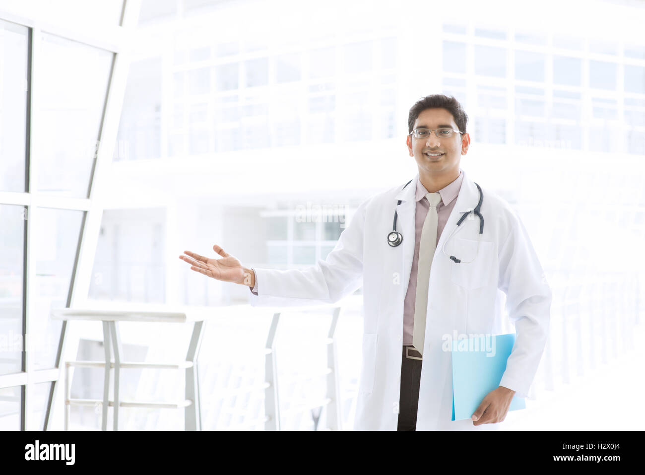 Hospital sign india hi-res stock photography and images - Alamy