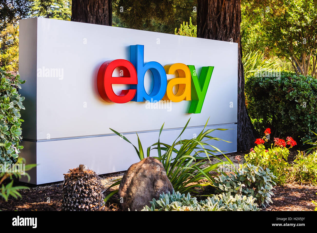 Internet commerce hi-res stock photography and images - Alamy