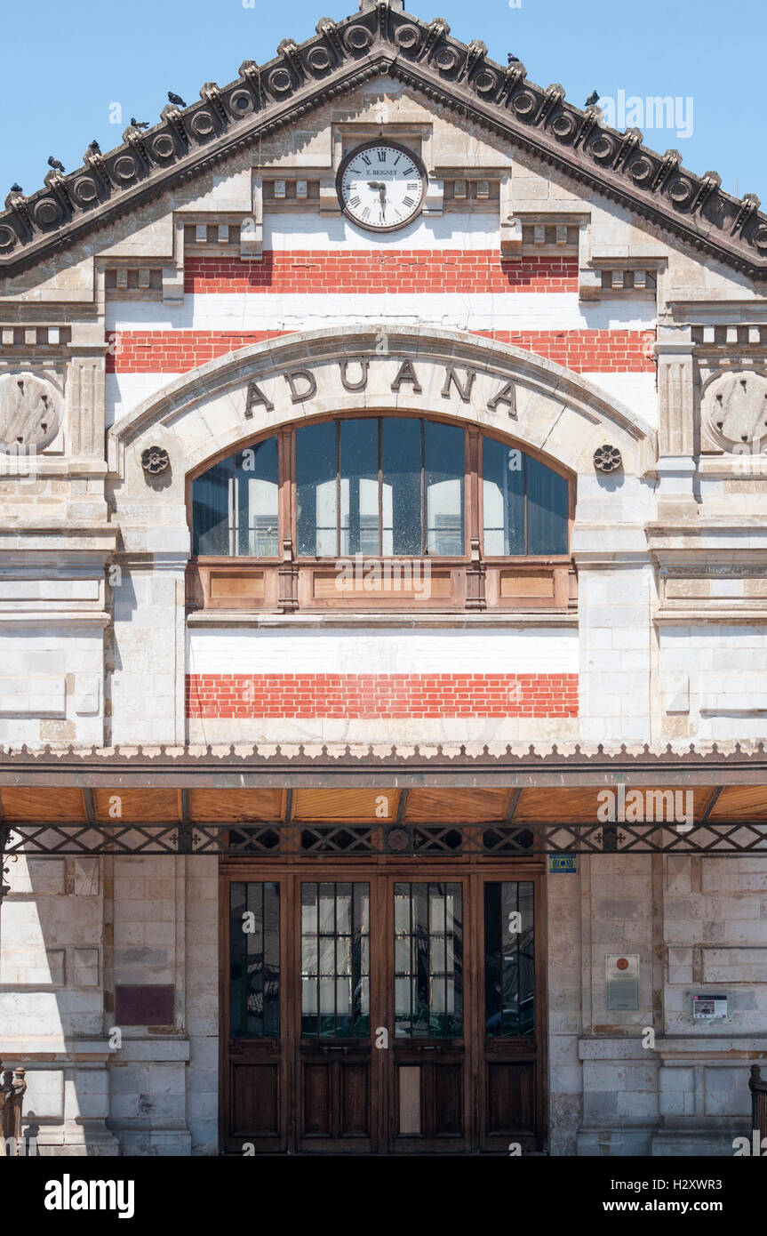 Ex-Aduana, the former Customs House of Arica, prefabricated in Paris by ...