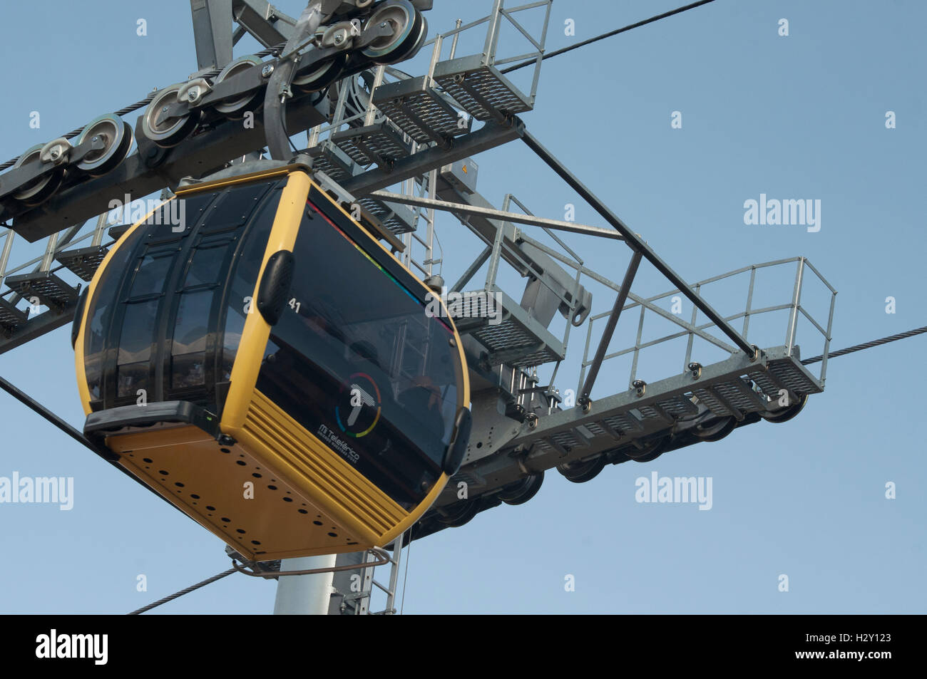 Cable car system hi-res stock photography and images - Alamy