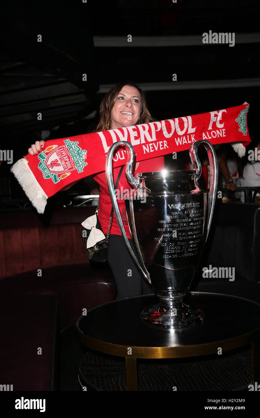 LFC Legends in Hollywood, hosted by TV presenter Peter Mcdowell ...