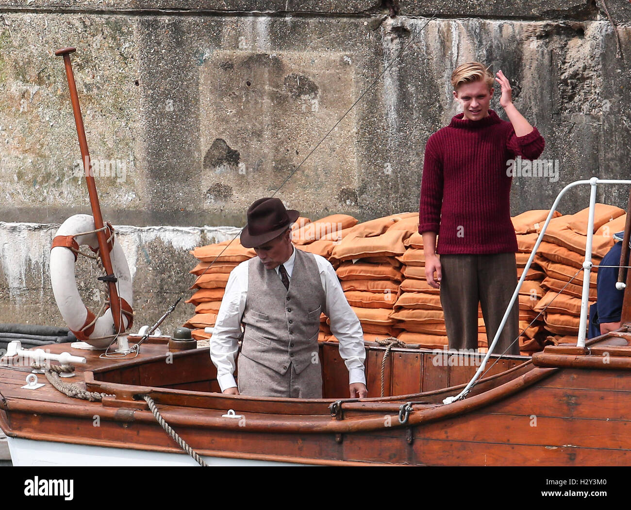 Christopher Nolan directs Mark Rylance, Jack Lowden and Barry Keoghan ...