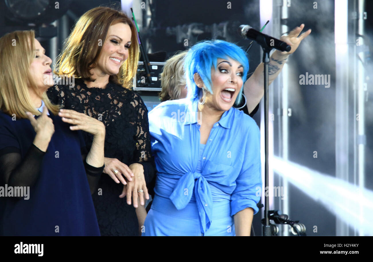 Jimmy kimmel and gina kimmel hi-res stock photography and images - Alamy