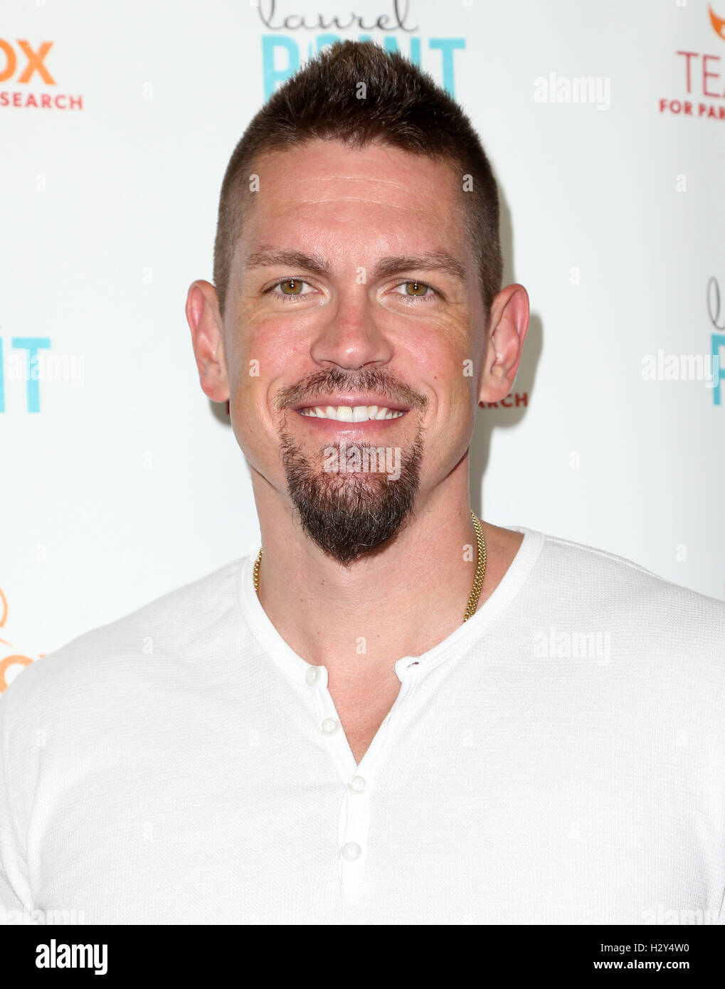 Raising The Bar To End Parkinson's Featuring: Steve Howey Where: Studio ...