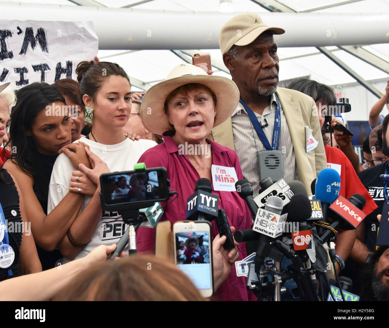 Rosario Dawson, Shailene Woodley, Susan Sarandon and Danny Glover ...