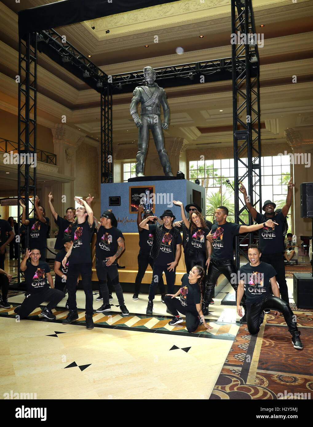 Michael Jackson HIStory Statue to be Unveiled at Mandalay Bay Resort ...