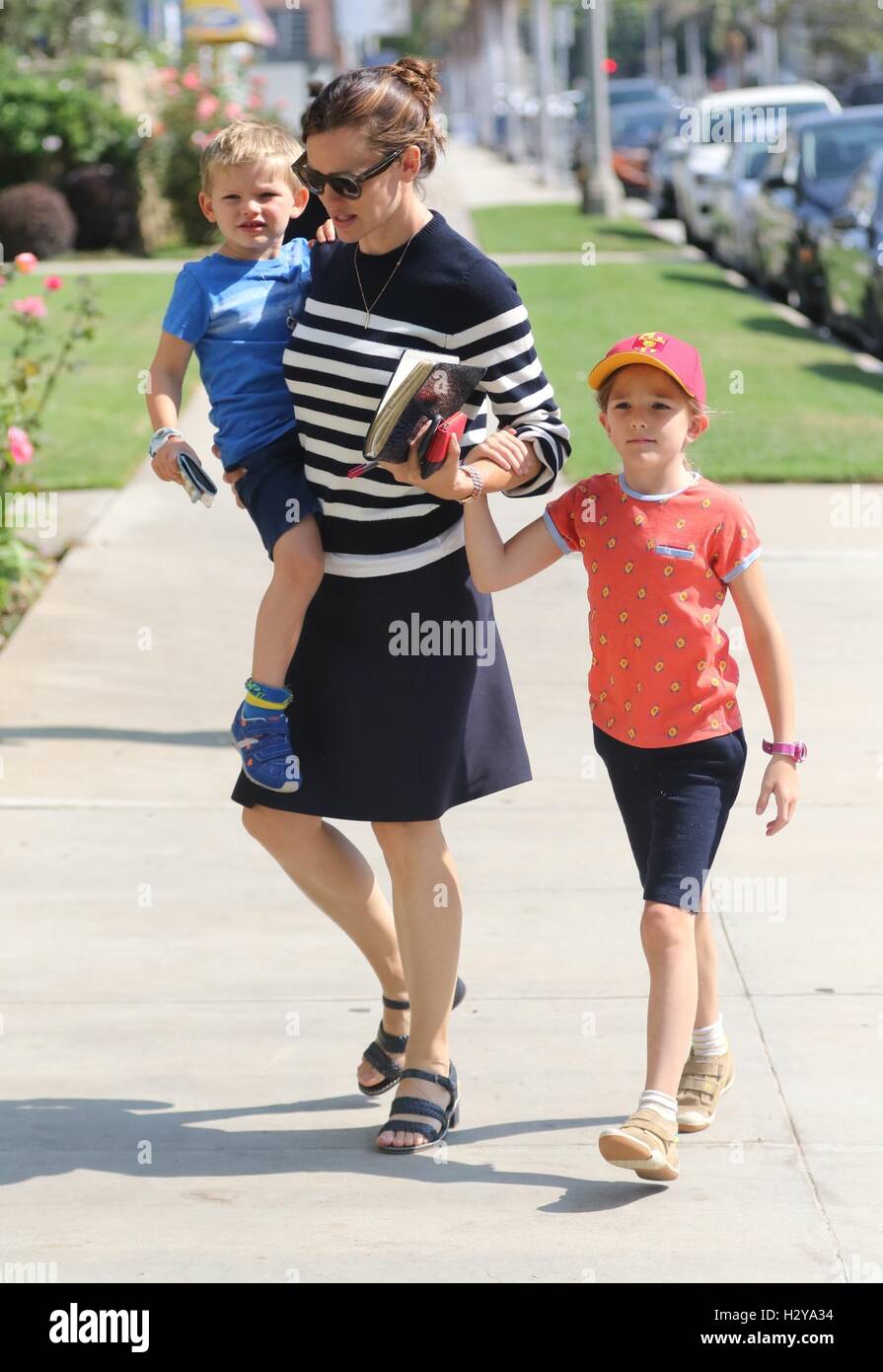 Jennifer Garner takes her children to church Featuring: Jennifer Garner ...