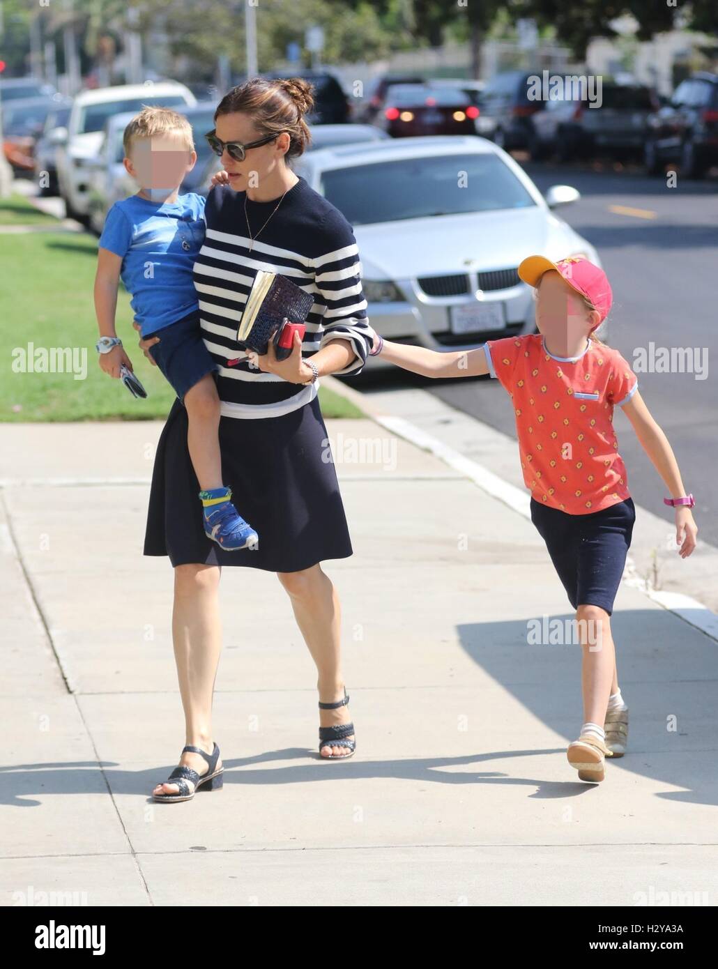 Jennifer Garner takes her children to church Featuring: Jennifer Garner ...