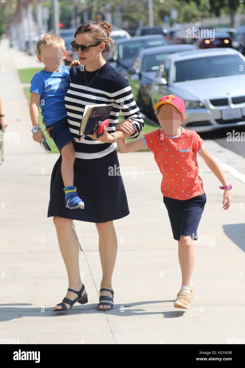 Jennifer Garner takes her children to church Featuring: Jennifer Garner ...