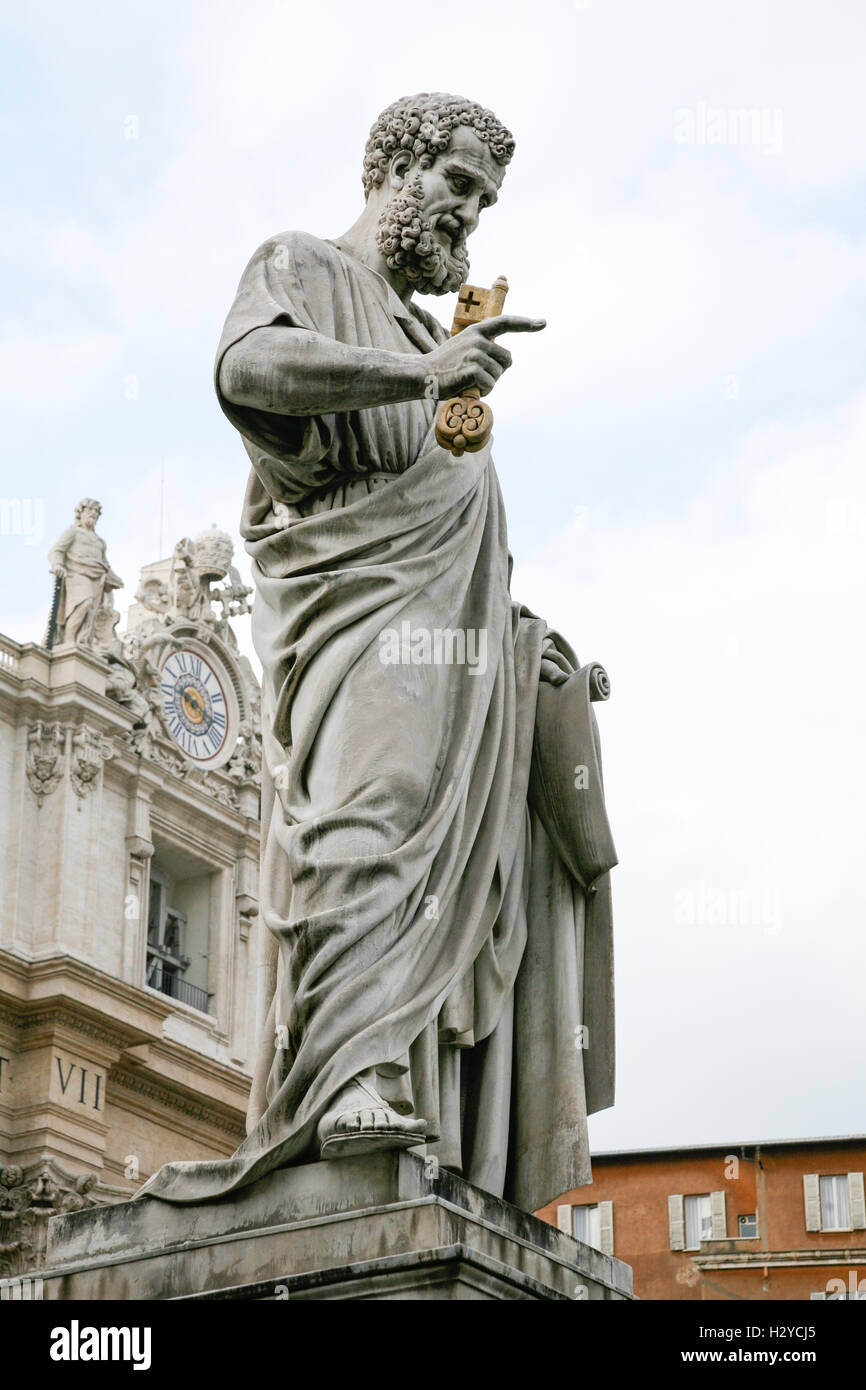 landmark sculpture of Saint Peter with key of Heaven, in Vatican Square ...