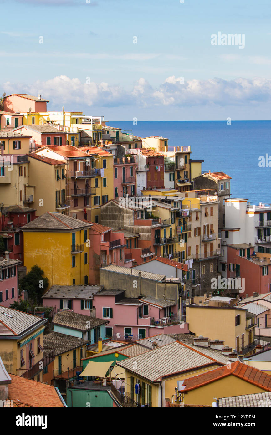 Traditional colorful Italian houses, Manarola, Cinque Terre, Italy ...