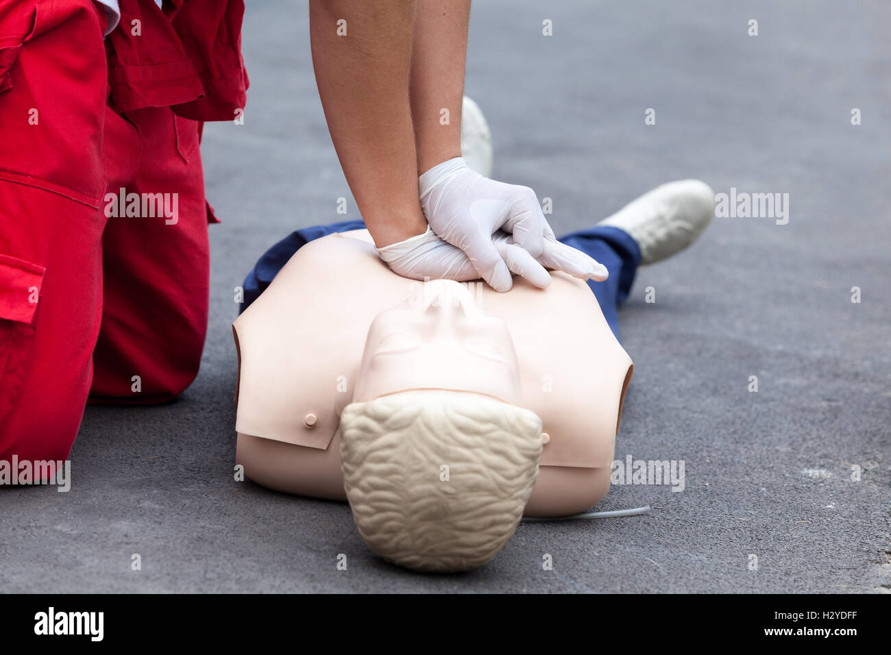 Cardiac massage hi-res stock photography and images - Alamy