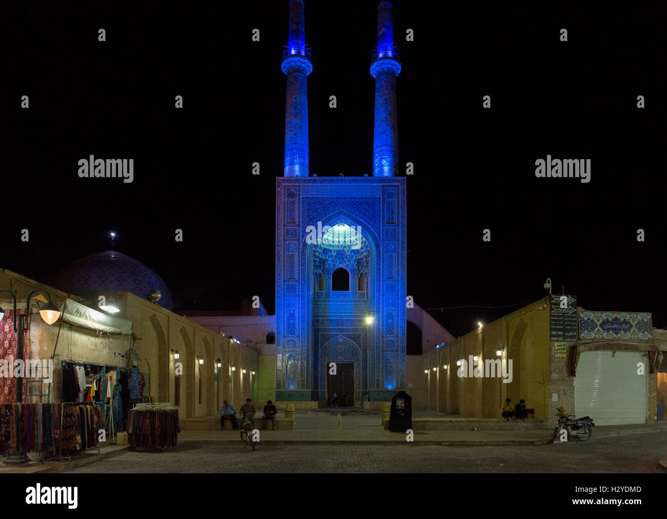 Yazd, Jāmeh Mosque of Yazd (Masjid-e-Jāmeh) At Night Stock Photo - Alamy