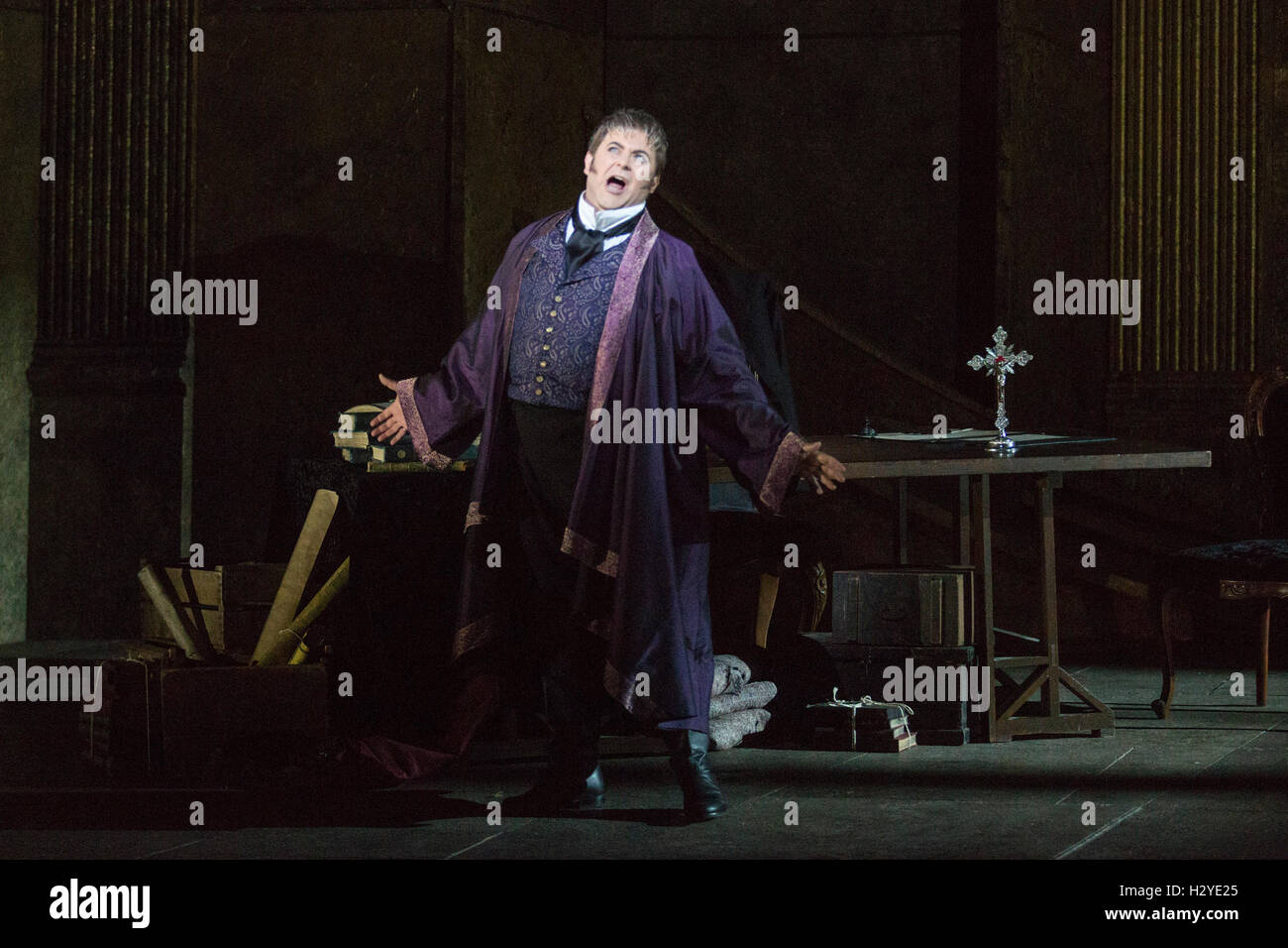 London, UK. 1 October 2016. Craig Colclough as Scarpia. Dress rehearsal ...