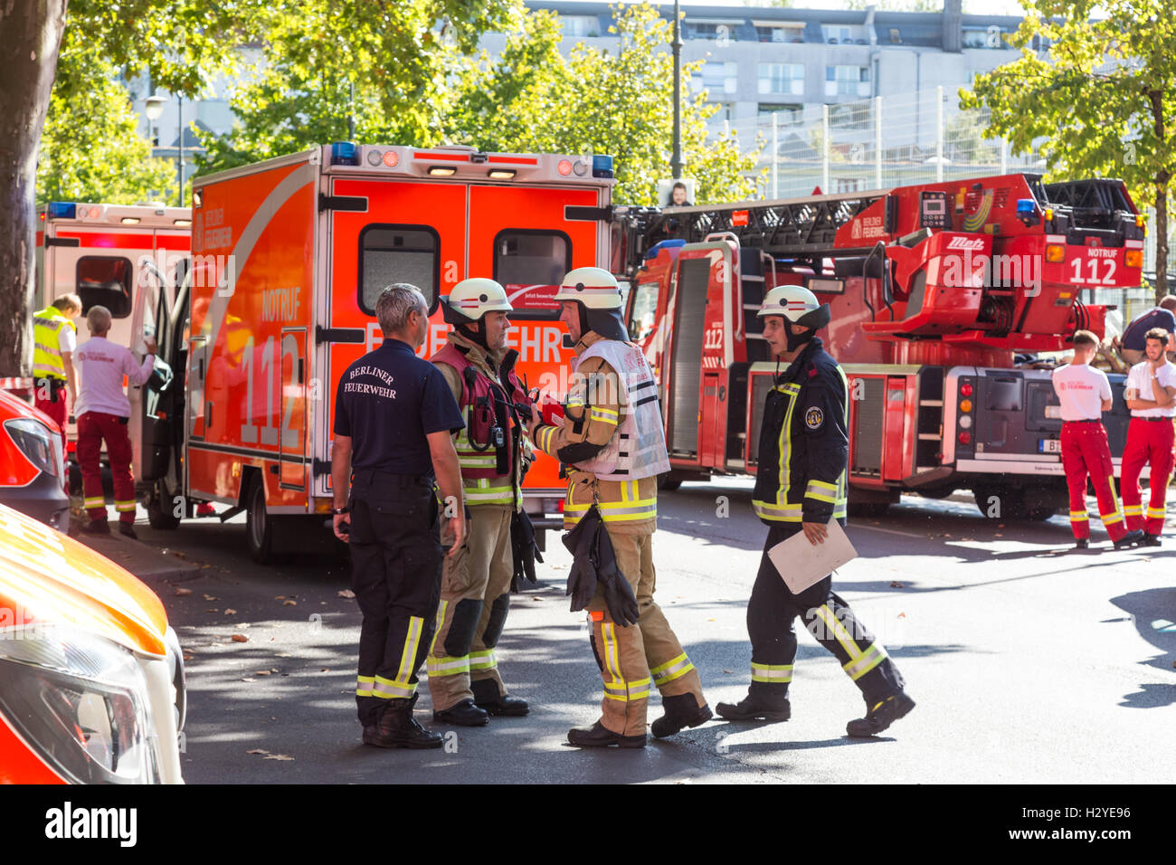 Services team hi-res stock photography and images - Alamy