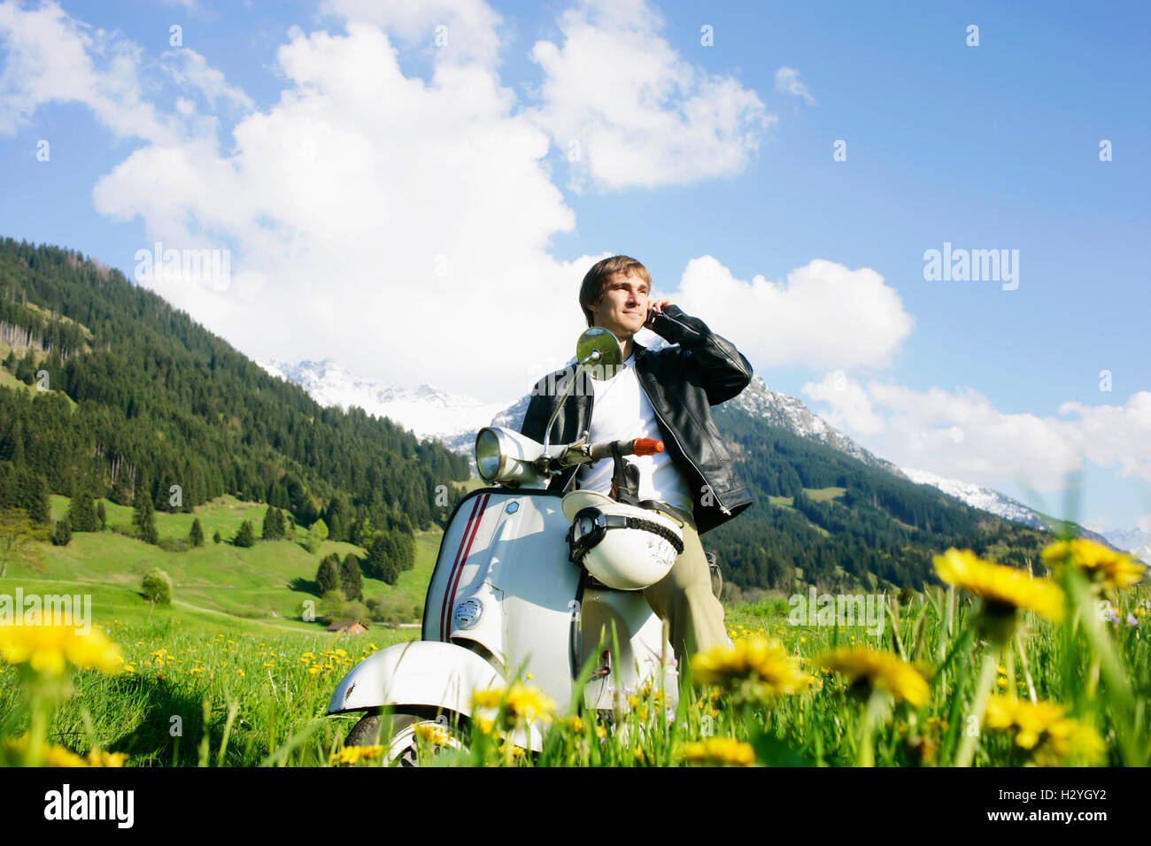 Classic mobile phones hi-res stock photography and images - Alamy