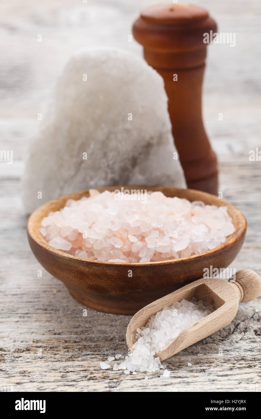 Salt in a bowl Stock Photo - Alamy