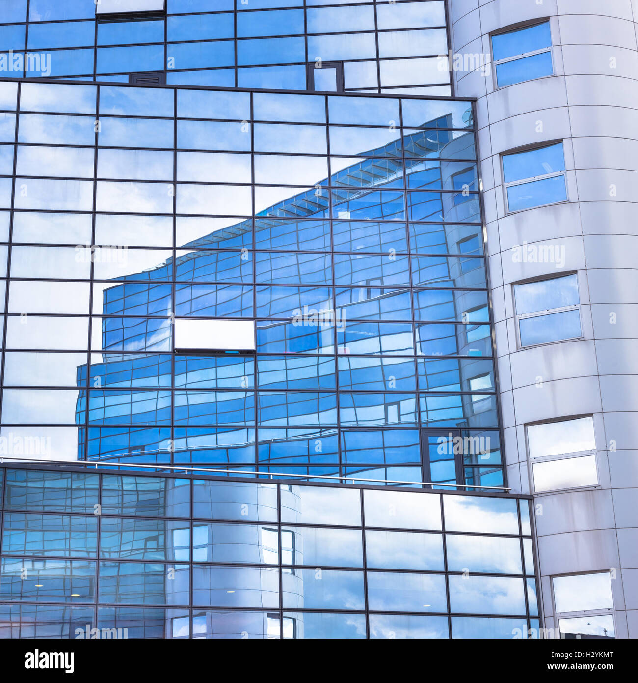 Modern facade of glass and steel Stock Photo - Alamy