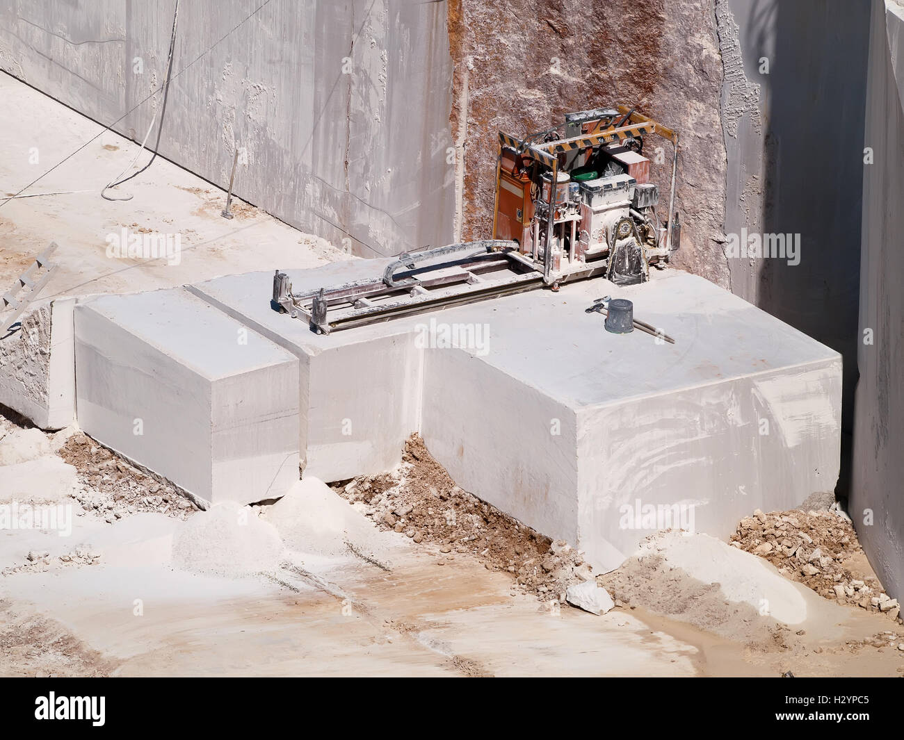 Cut granite blocks hi-res stock photography and images - Alamy