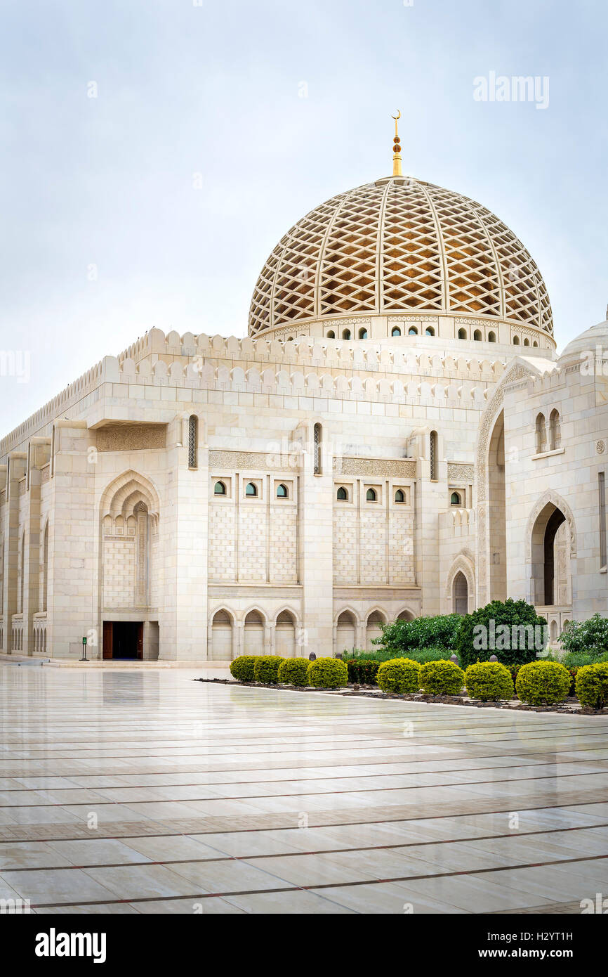 Grand Sultan Qaboos Mosque Stock Photo - Alamy
