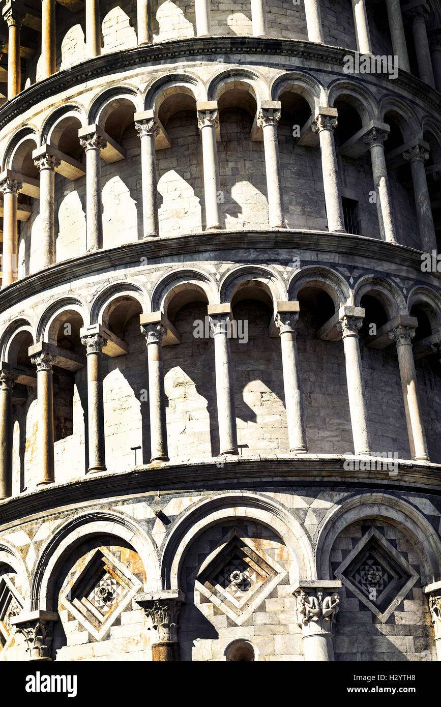 Lean to structure hi-res stock photography and images - Alamy