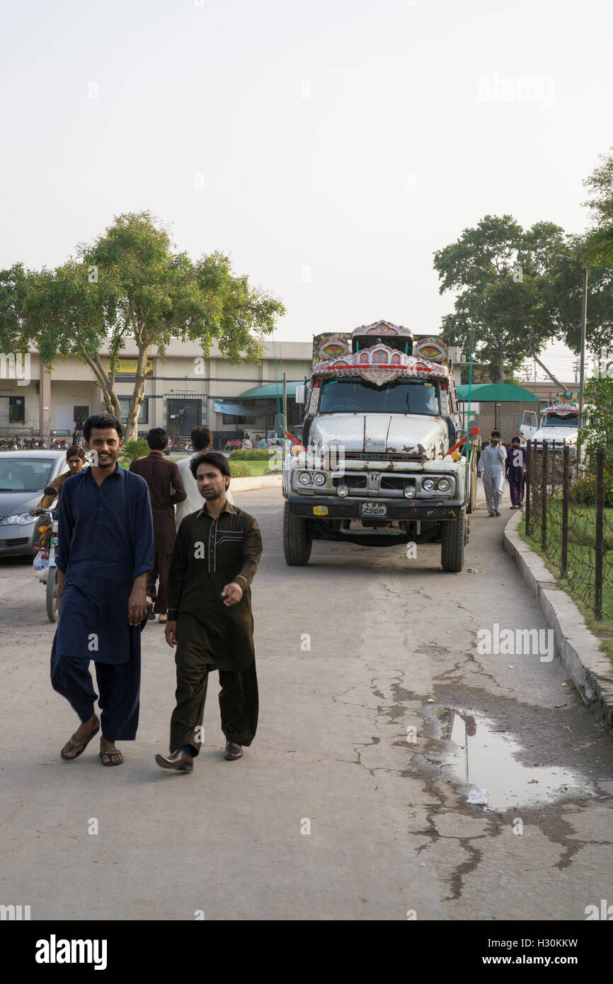 Multan road hi-res stock photography and images - Alamy