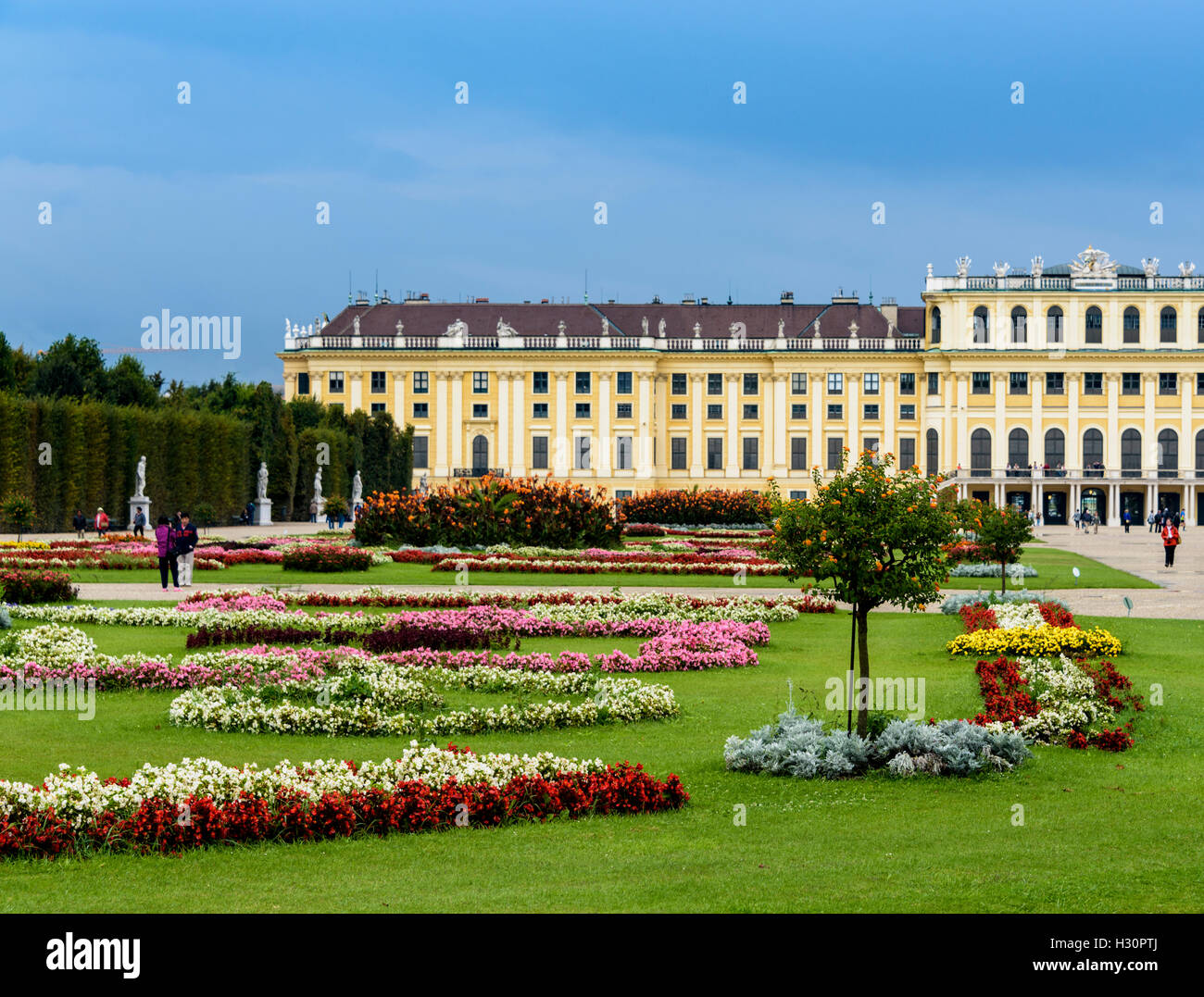 The gardens of Schonbrunn palace Stock Photo - Alamy