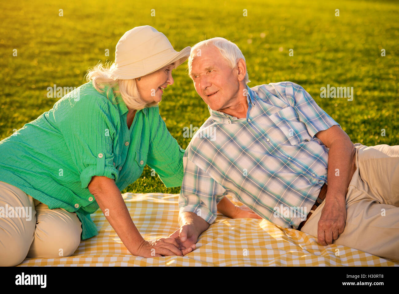 Warmth people park hi-res stock photography and images - Alamy