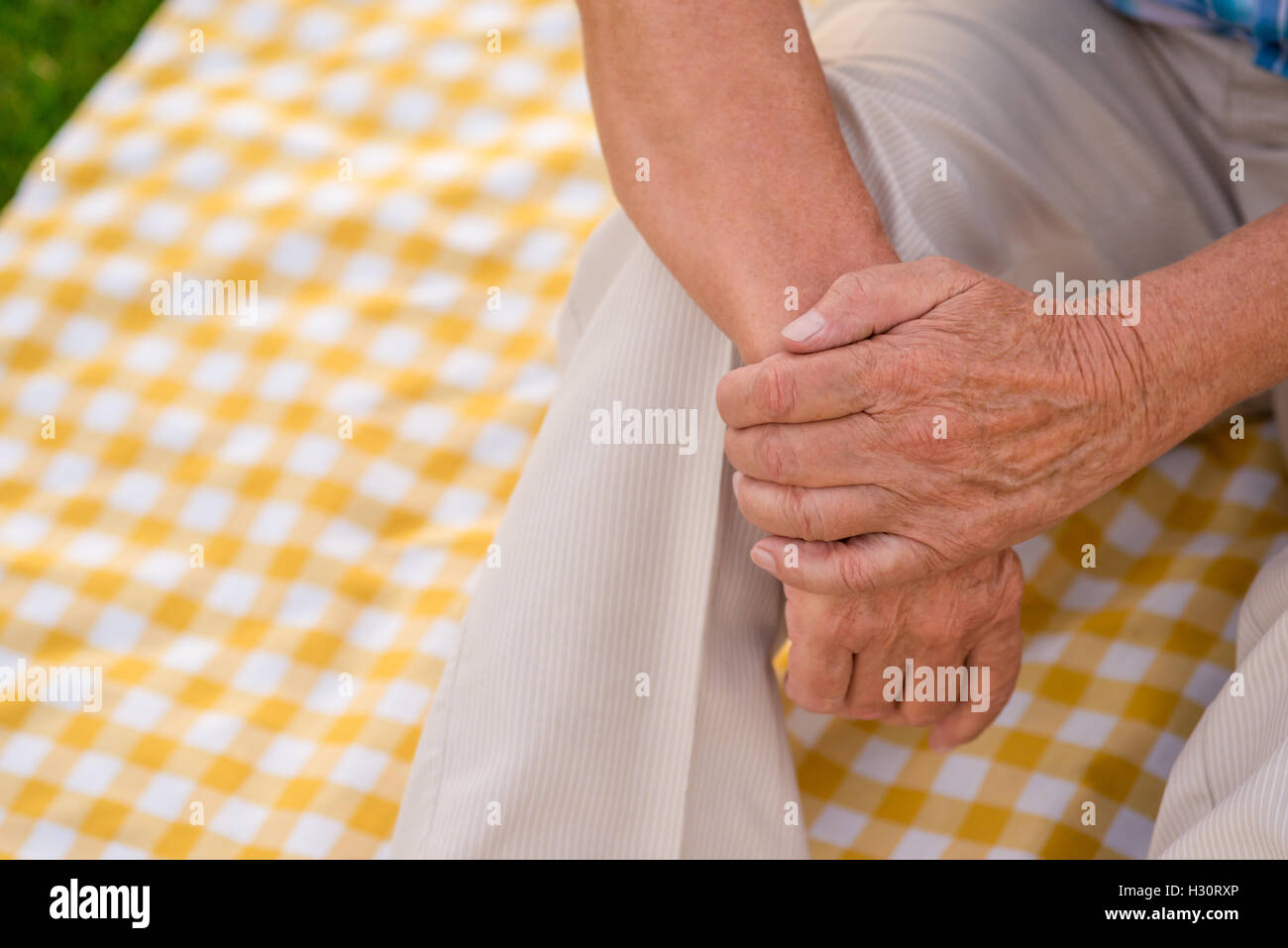 Hands of senior man Stock Photo - Alamy