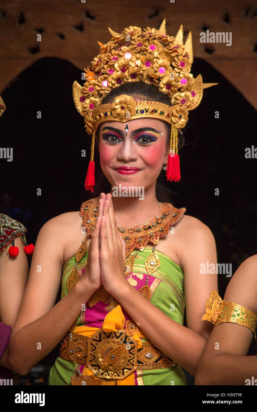Indonesia, Bali, Amed, young female Balinese dancer Stock Photo - Alamy