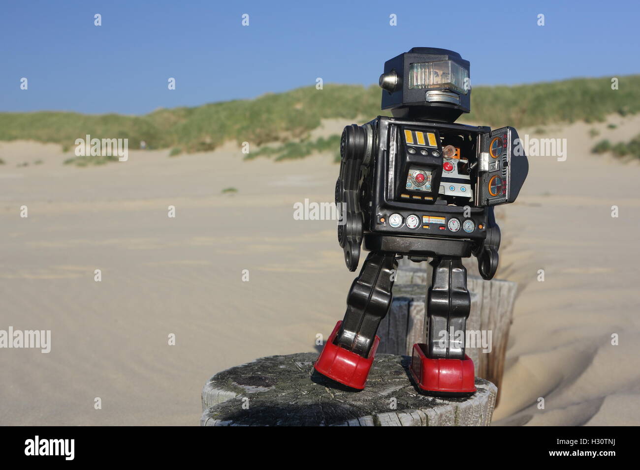 Dead Robot High Resolution Stock Photography and Images - Alamy