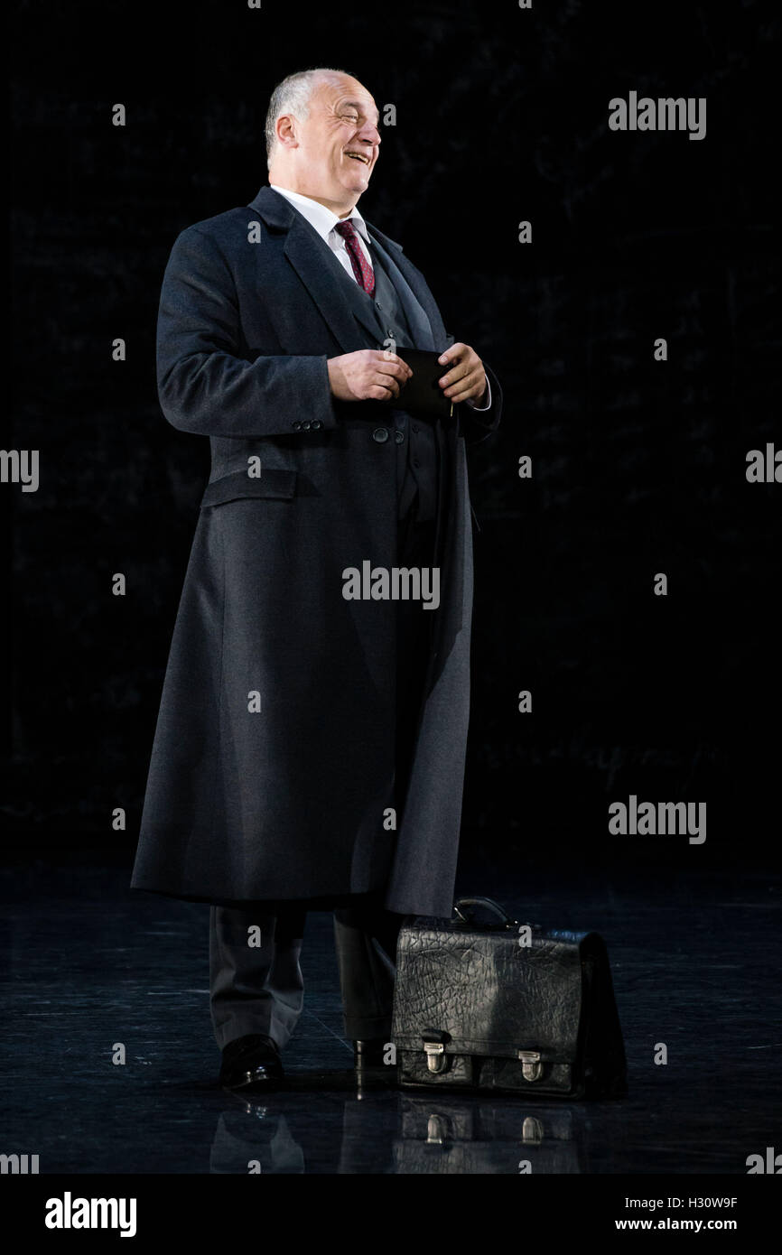 Falk struckmann hi-res stock photography and images - Alamy