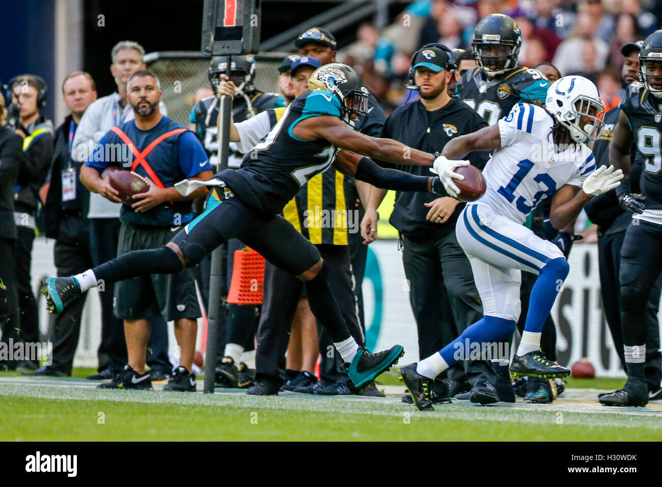 Wembley Stadium, London, UK. 02nd Oct, 2016. NFL International Series ...