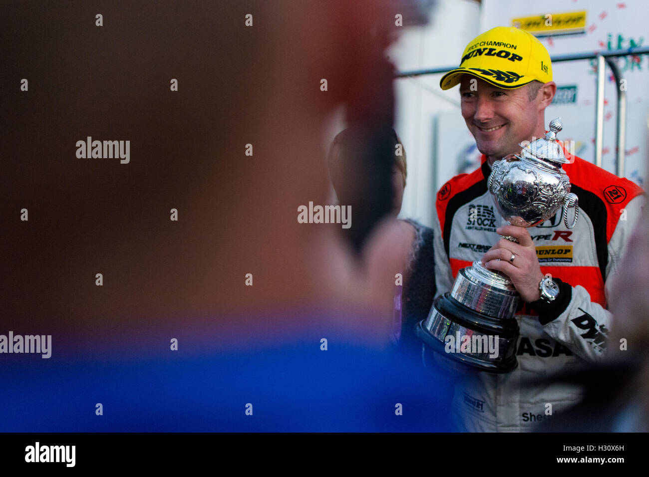 Fawkham, Longfield, UK. 2nd October, 2016. BTCC racing driver Gordon ...