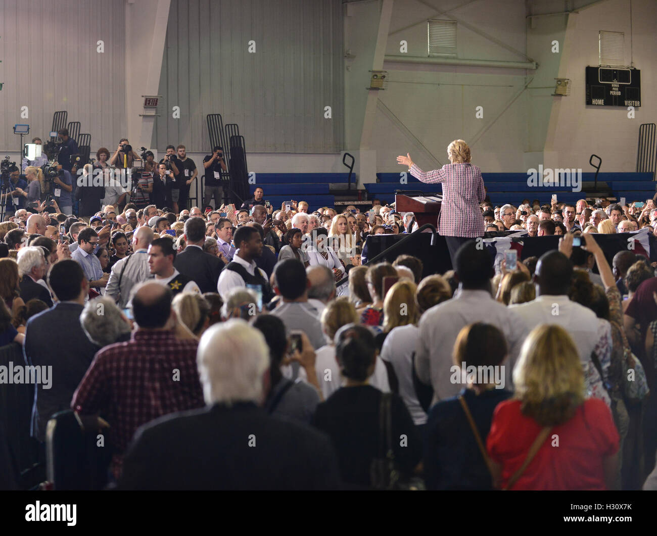 CORAL SPRINGS, FL - SEPTEMBER 30: Democratic presidential candidate ...