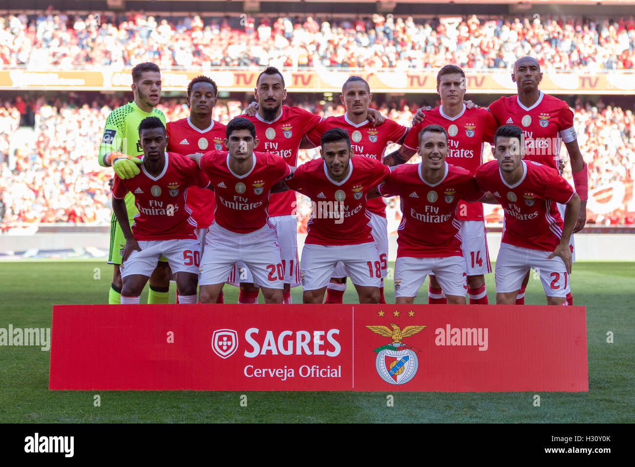 Lisbon, Portugal. 2 Oct, 2016. SL Benfica's starting eleven for the ...